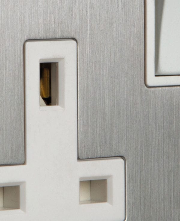 Silver Sockets - Single Plug Socket with Black or White Inserts