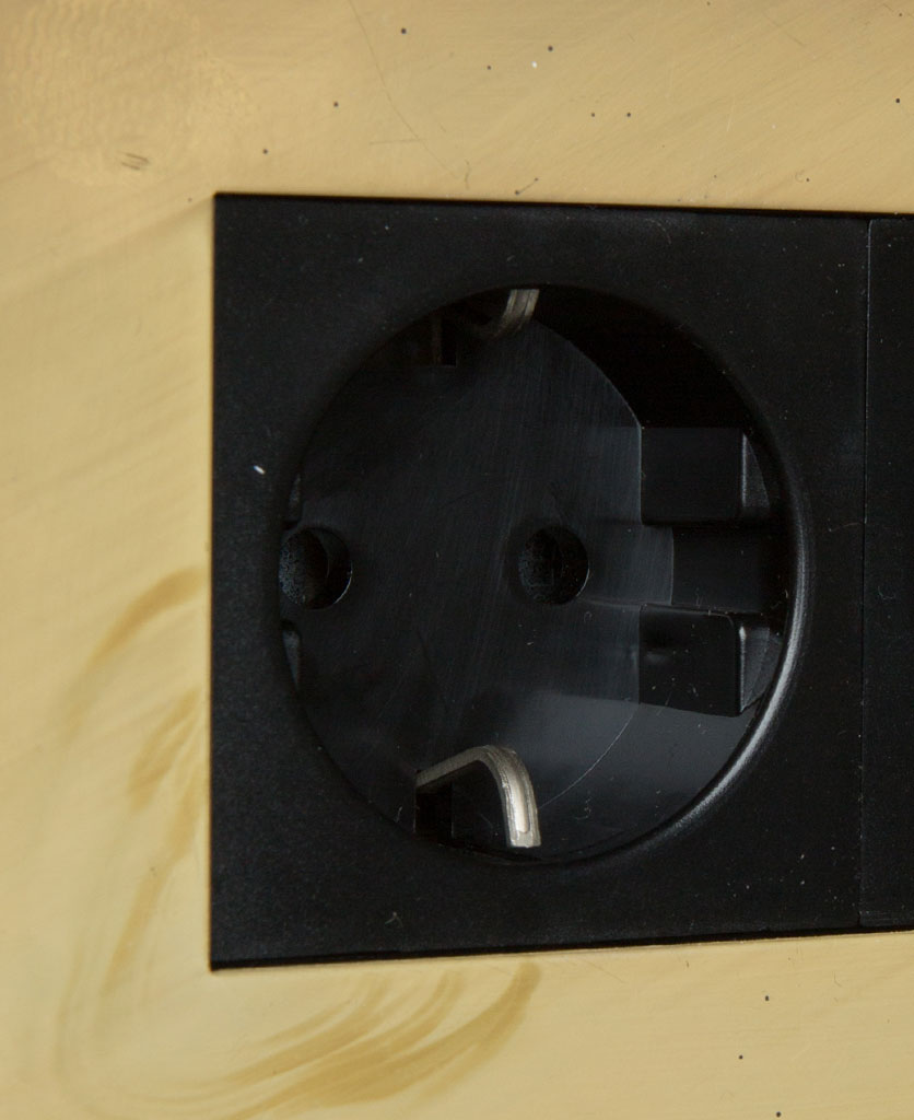 Schuko Sockets | Dowsing & Reynolds