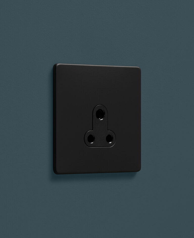 Round 3 Pin Socket 5 Amp Black - Dowsing & Reynolds