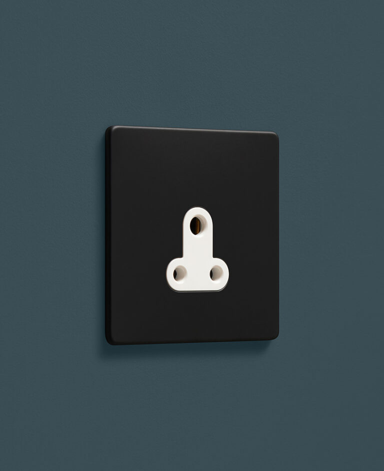 Round 3 Pin Socket 5 Amp Black - Dowsing & Reynolds