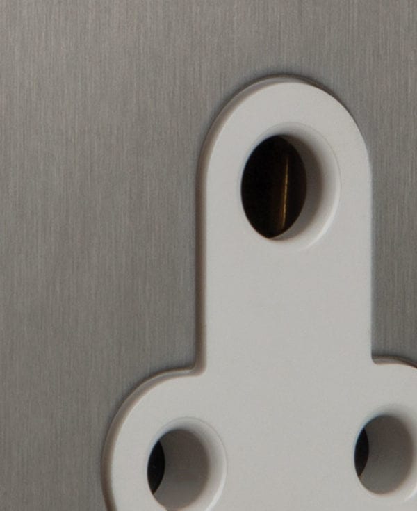 Round 3 Pin Socket 5 Amp Silver with Black or White Insert