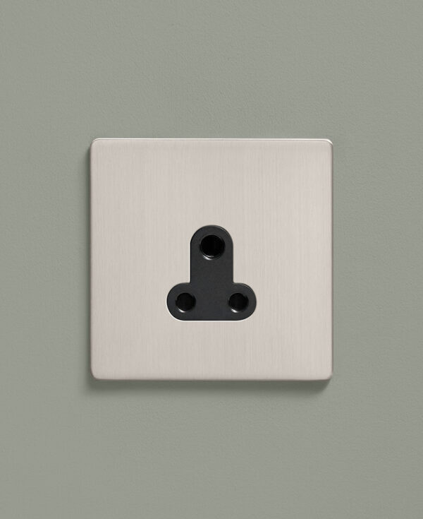 Round 3 Pin Socket 5 Amp Silver with Black or White Insert