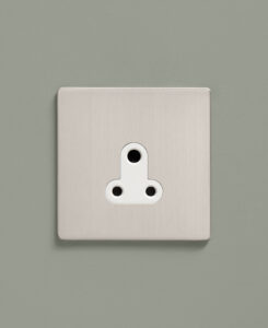 Round 3 Pin Socket 5 Amp Silver with Black or White Insert