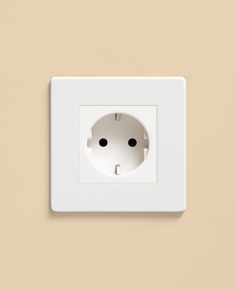 White Schuko Single Socket with Black or White Inserts