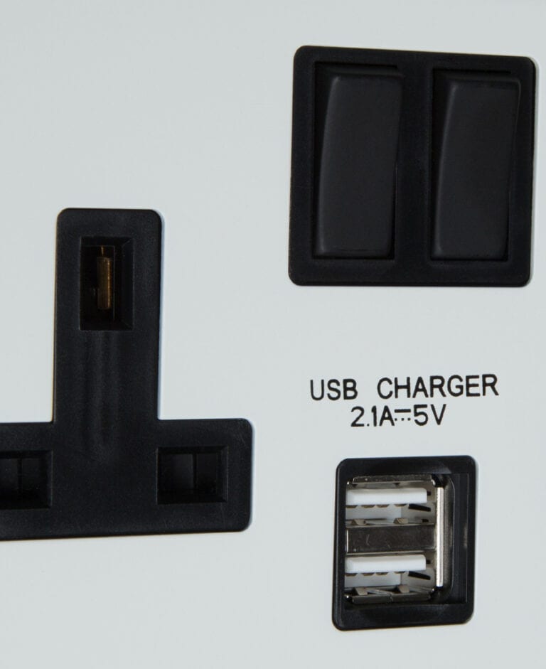 USB plug sockets - White Double USB Plug Socket