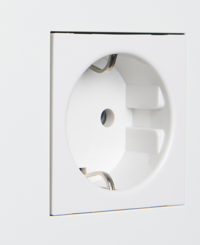 Schuko Sockets | Dowsing & Reynolds