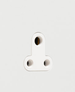 White Round 3 Pin Socket 5 Amp for Bars & Restaurants