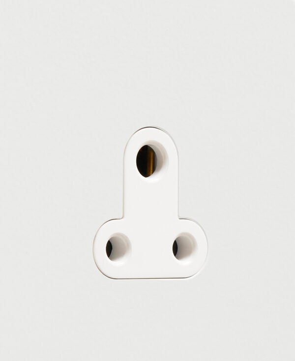 White Round 3 Pin Socket 5 Amp for Bars & Restaurants