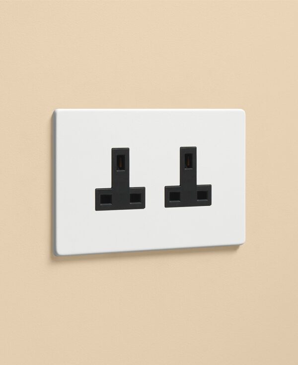 White Double Socket - Unswitched Always on Plug Socket