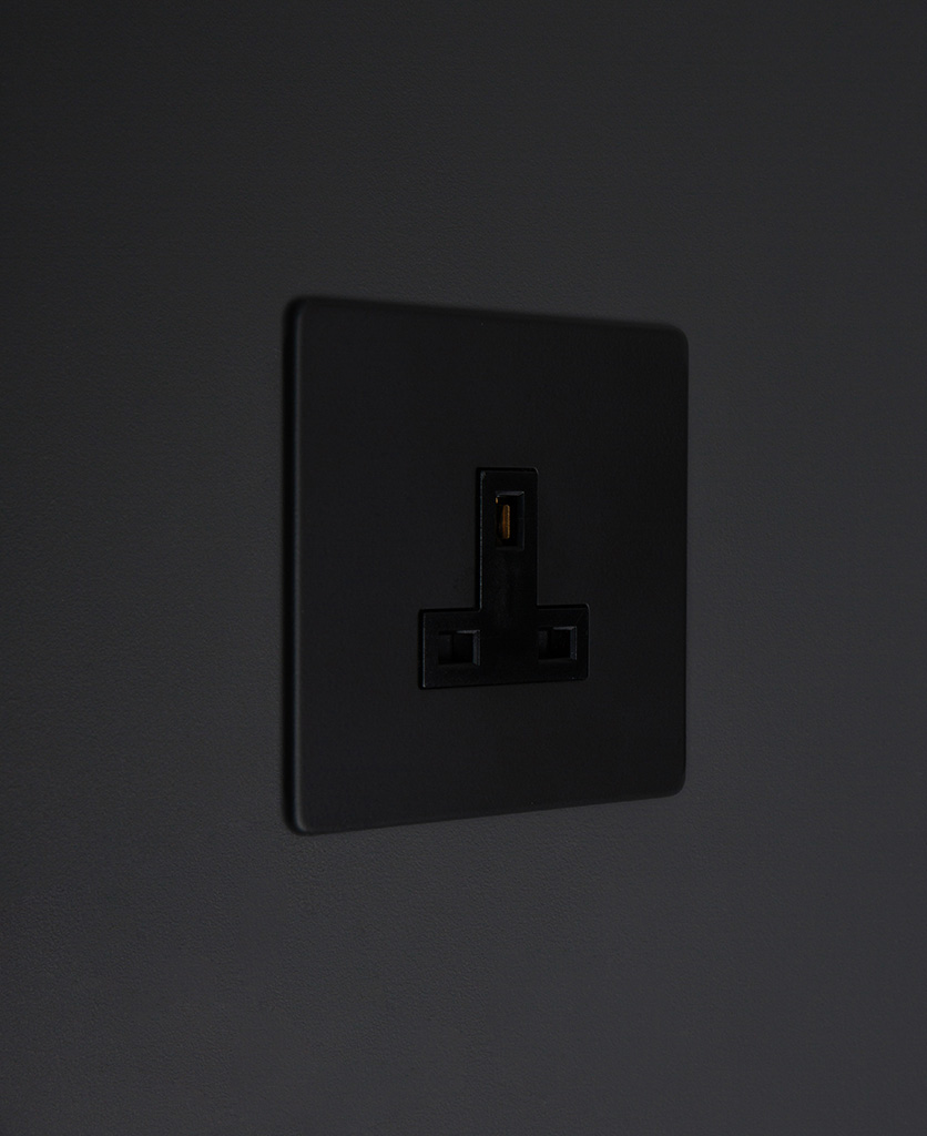 Unswitched Single Socket Black - Always On Plug Socket