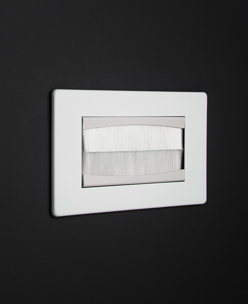 White Double Brush Plate - Brush Plate with Black or White Insert