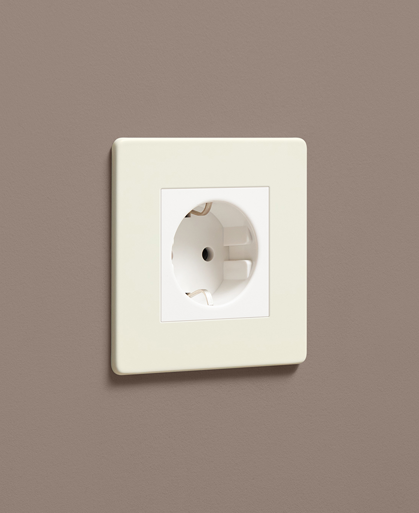 Cream Schuko Socket | Dowsing & Reynolds