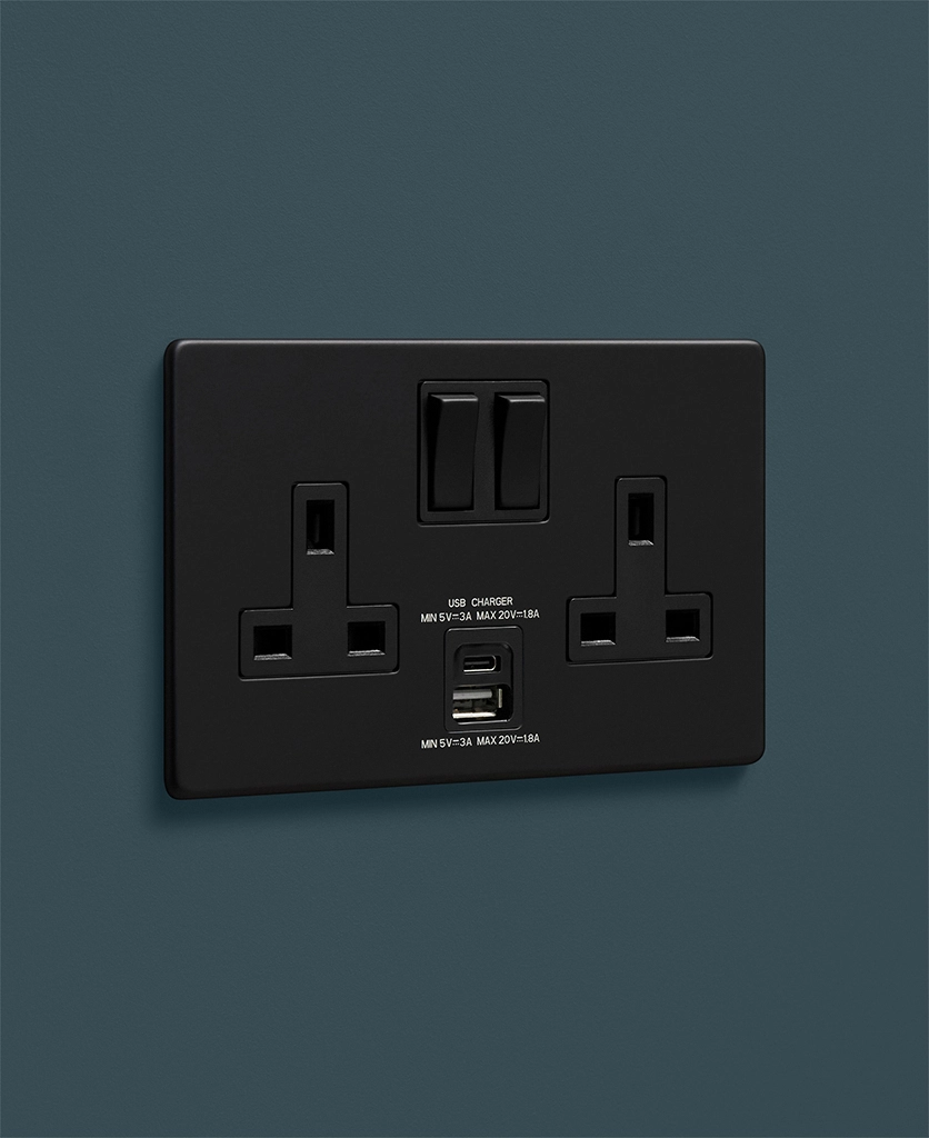 Black Double Socket with USB & USB-C | Dowsing & Reynolds