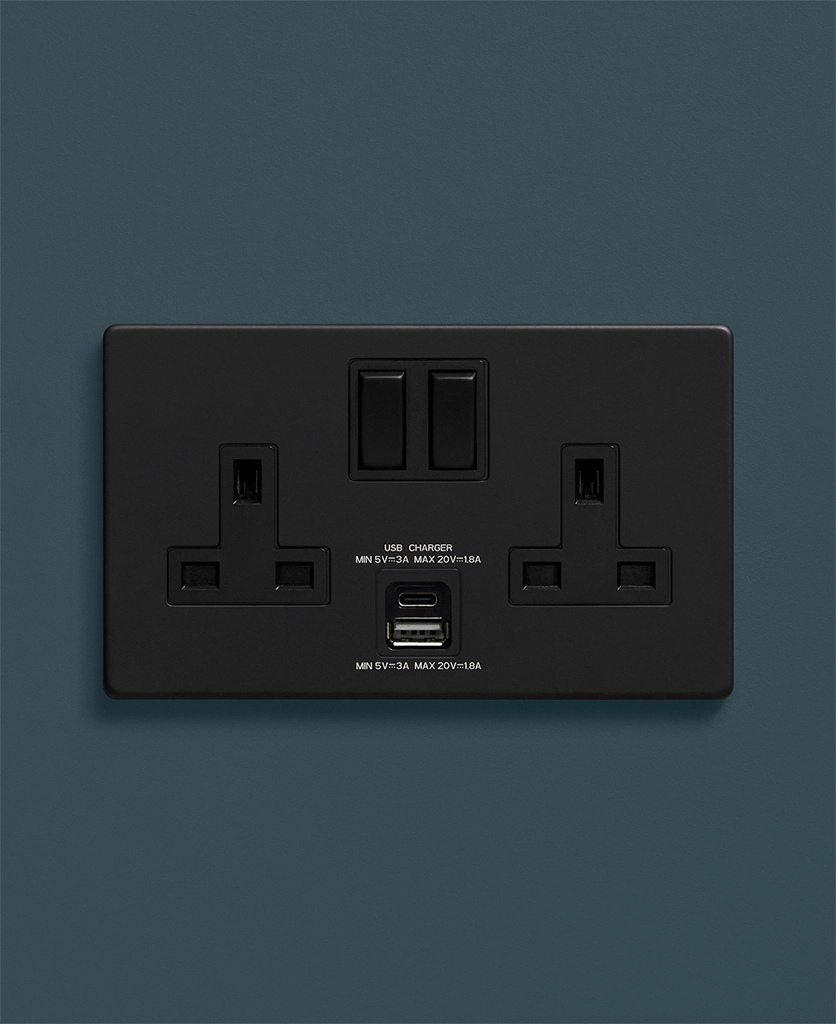 Black Double Socket with USB & USB-C | Dowsing & Reynolds